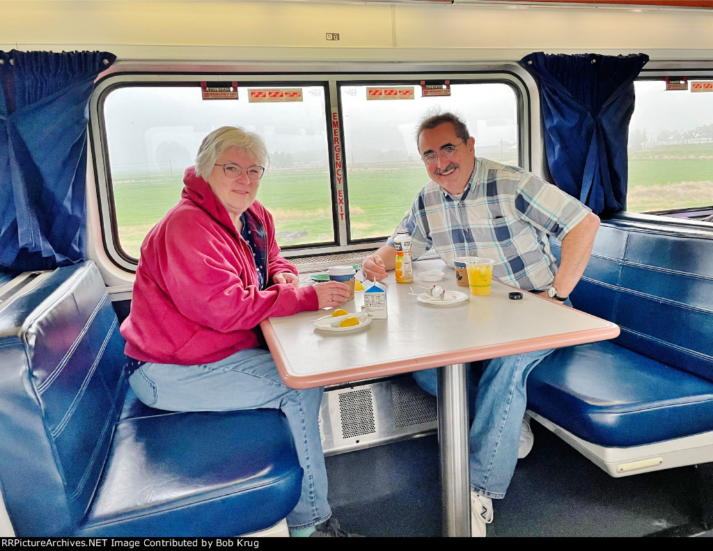 Breakfast in the dining car aboard the SW Chief