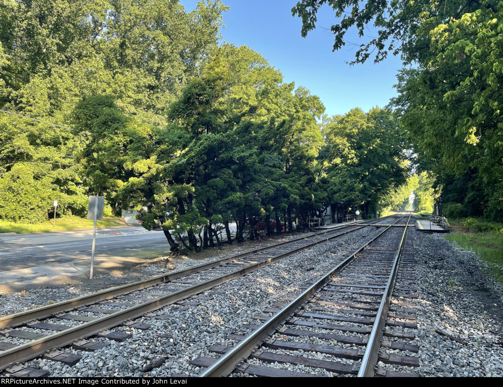 Garrett Park MARC Station-looking west