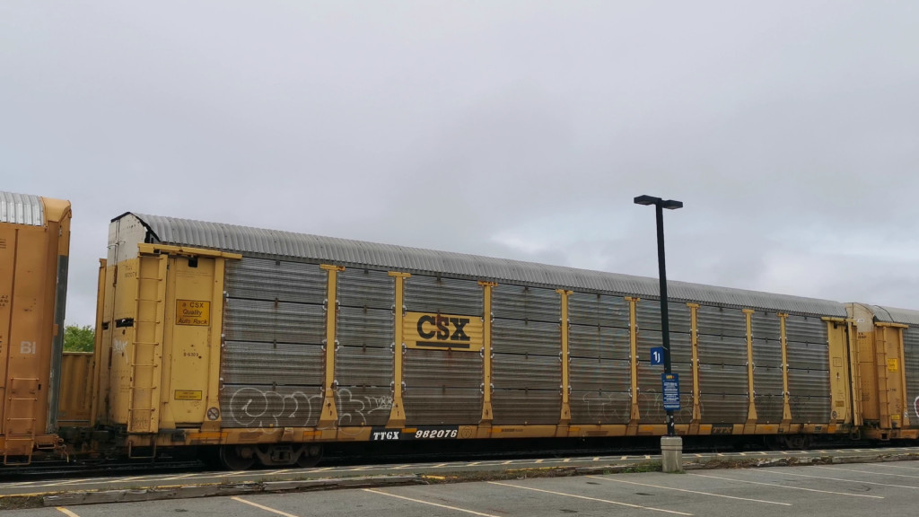 CSX B6309 (Body) TTGX 982076 (Flat)