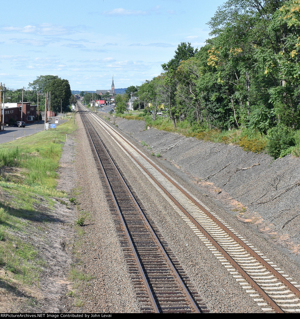 Looking up the Springfield Line from the John Street bridge