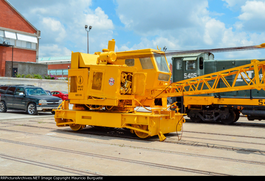 SBC Little Giant Workrane Crane