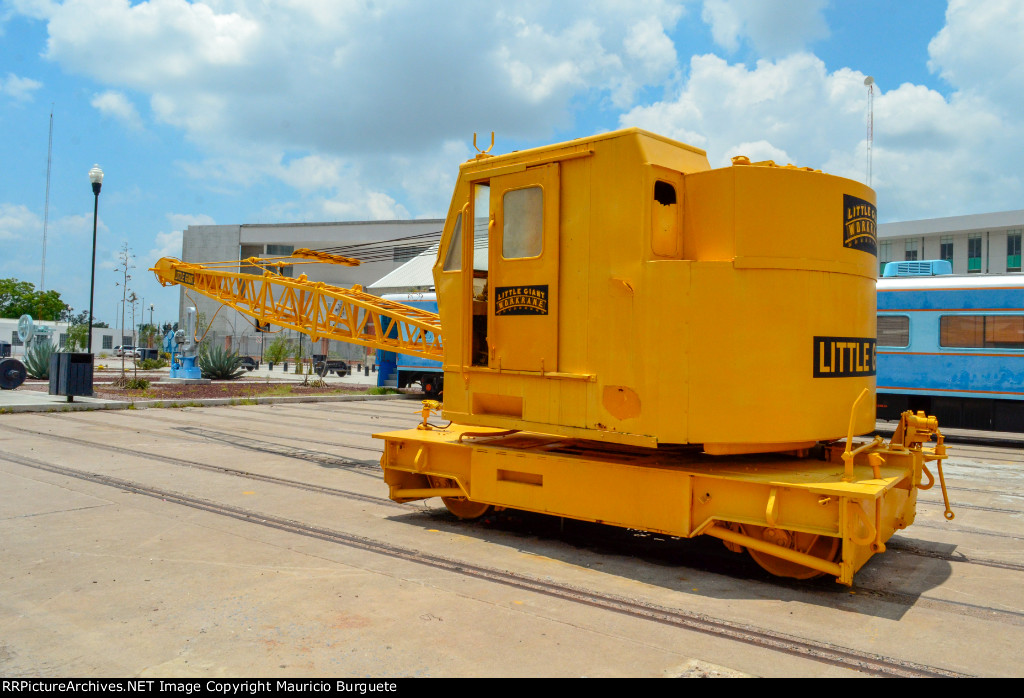 SBC Little Giant Workrane Crane