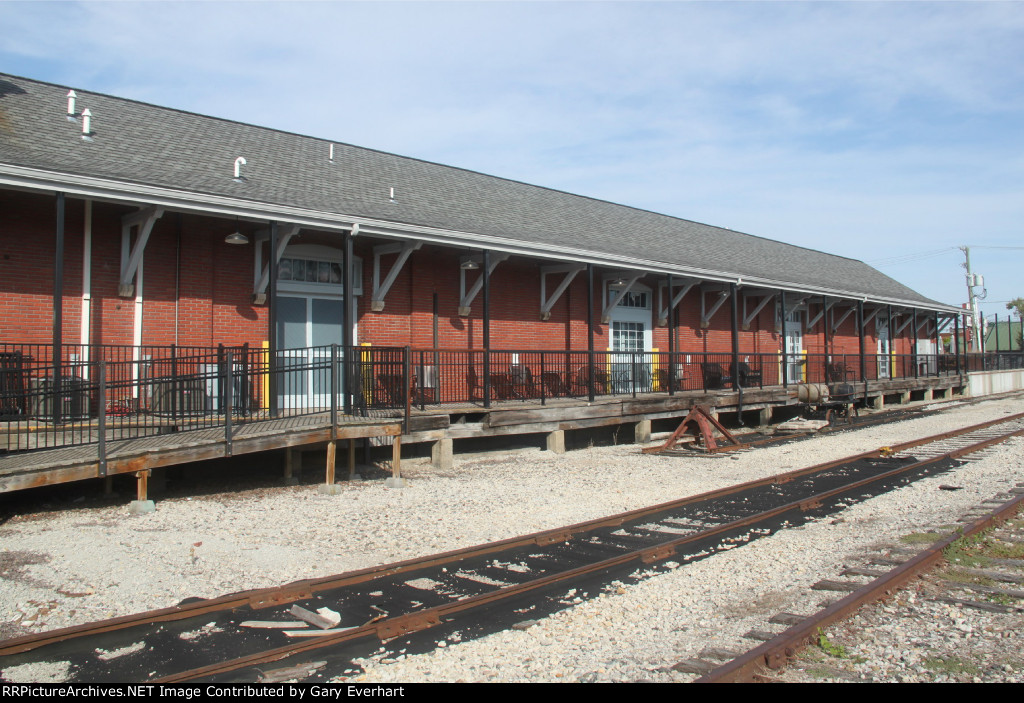 Lake Erie & Western RR Depot