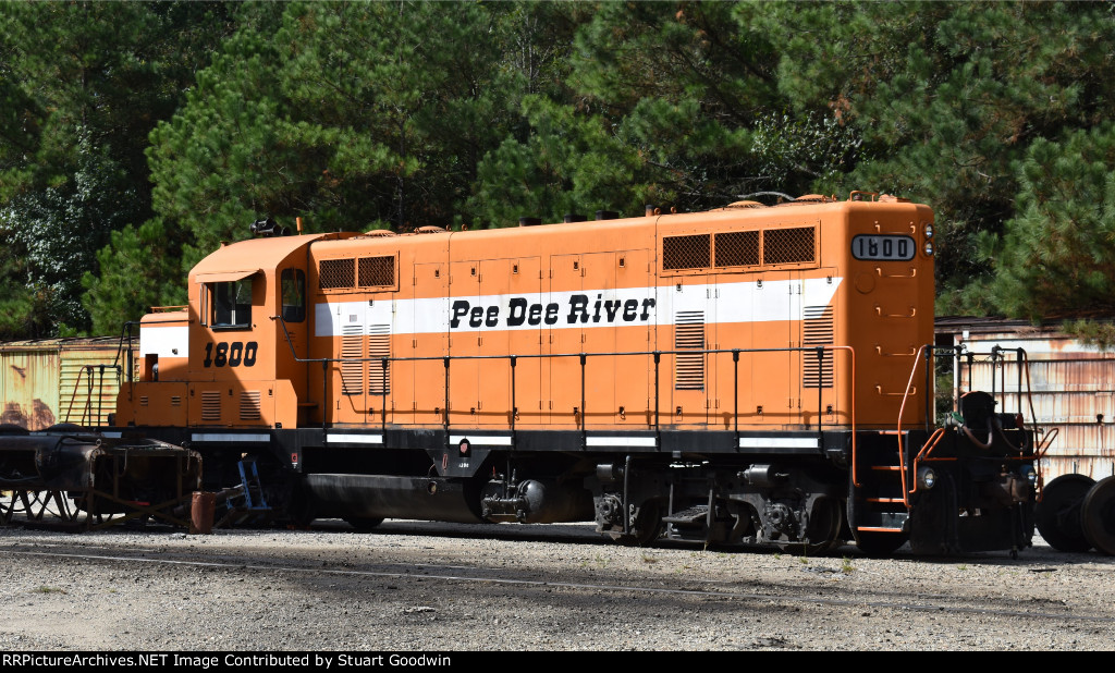 Pee Dee River's GP-16 #1800 sits quietly at their engine facility in ...