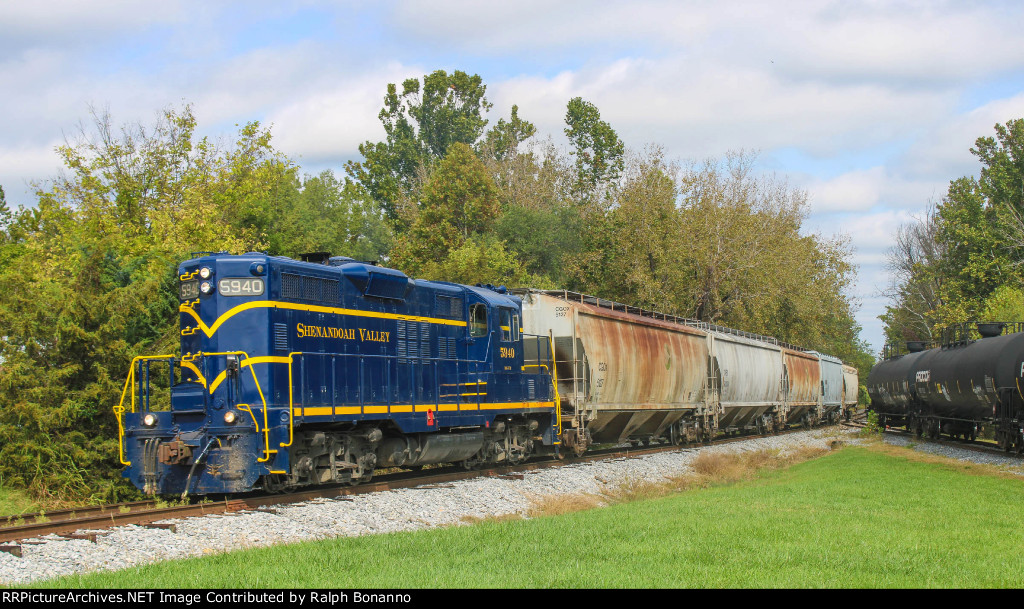 SVRR 5940 heads back to Staunton with interchange cars for the ...