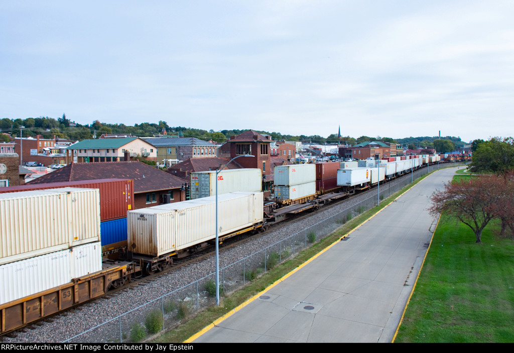 Intermodals meet at Fort Madison