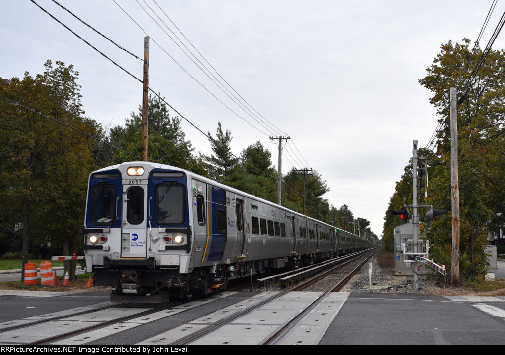 Westbound LIRR M9 Set approaching Nassau Blvd Station