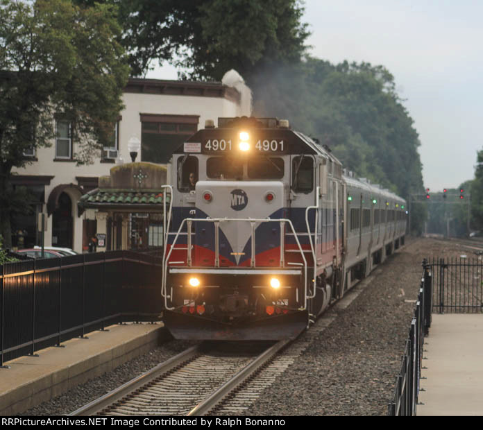 MTA/ MN RR "warthog" 4901 rolls into town bound for Port Jervis NY