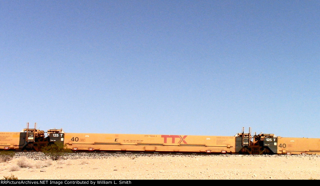 WB Empty Well Car Frt at Erie NV -142