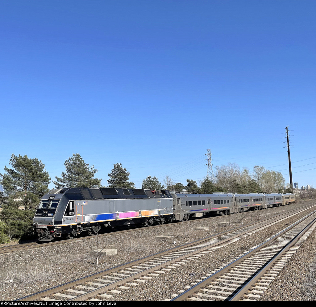 NJT dual mode consist