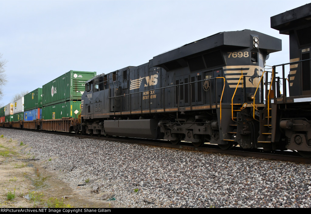 NS 7698 Roster shot