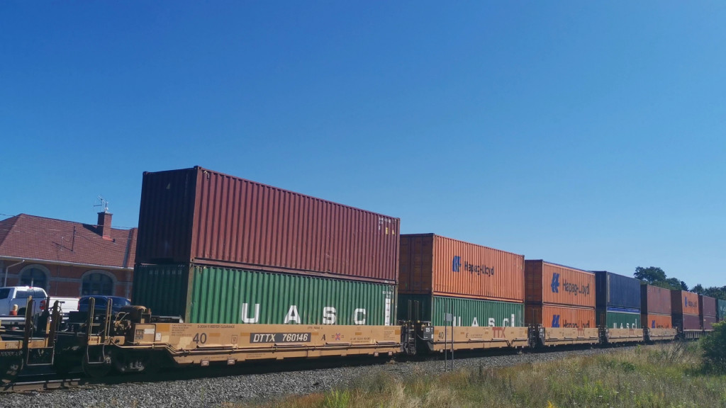 DTTX 760146 (5 Section Well Car Altogther)