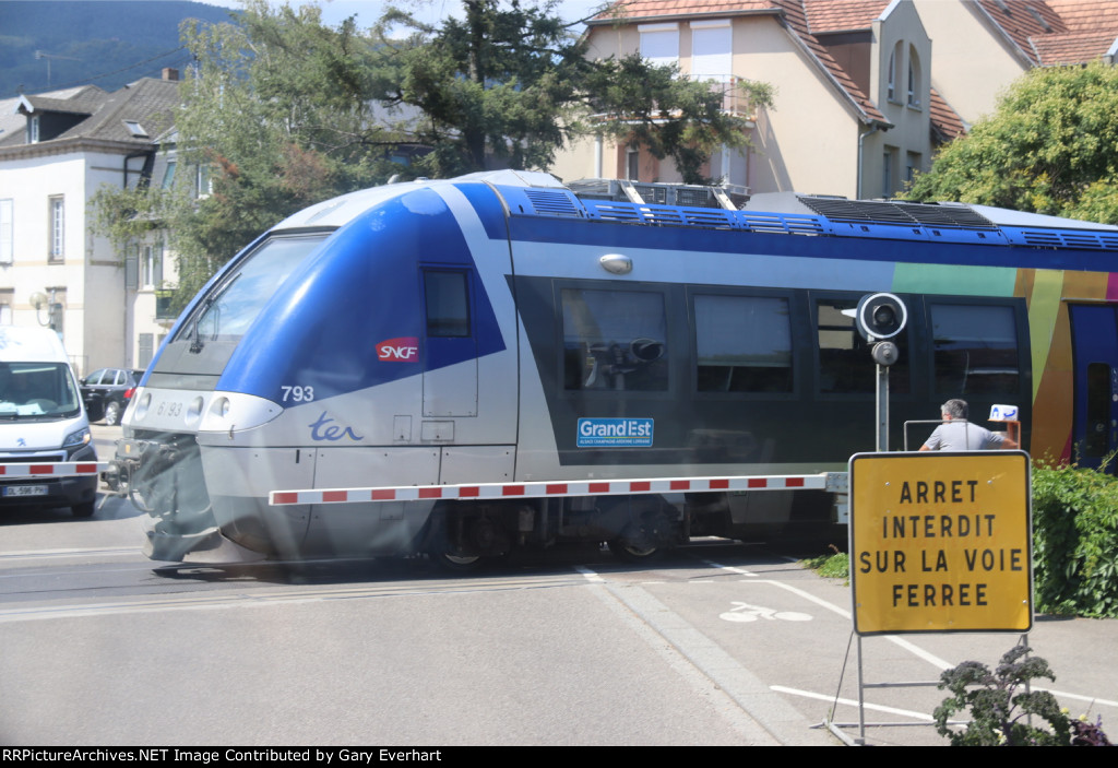 SNCF Train #793 (rear of #794) - French National Rwy