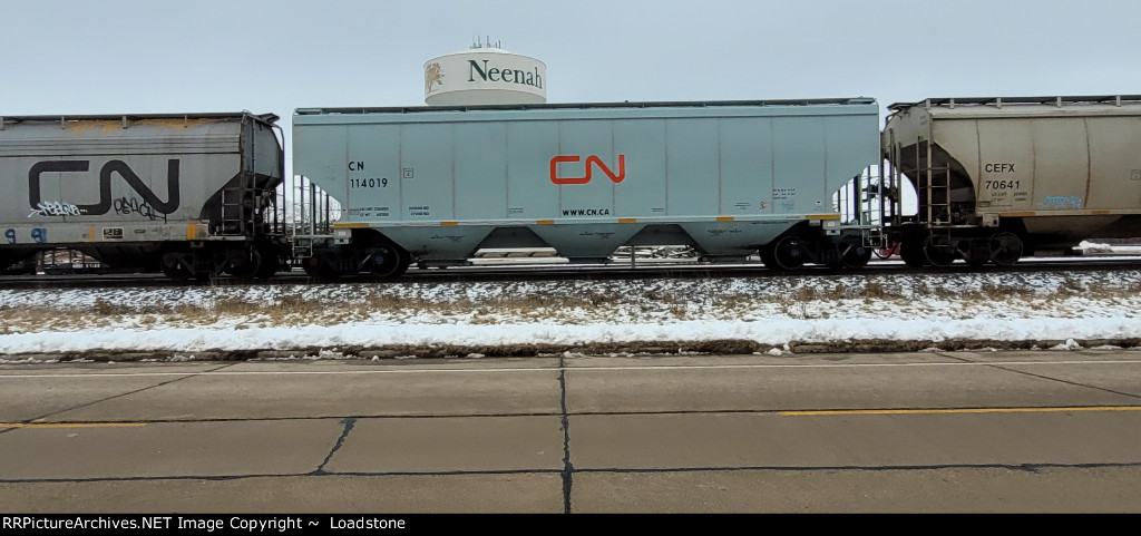 CN 114019