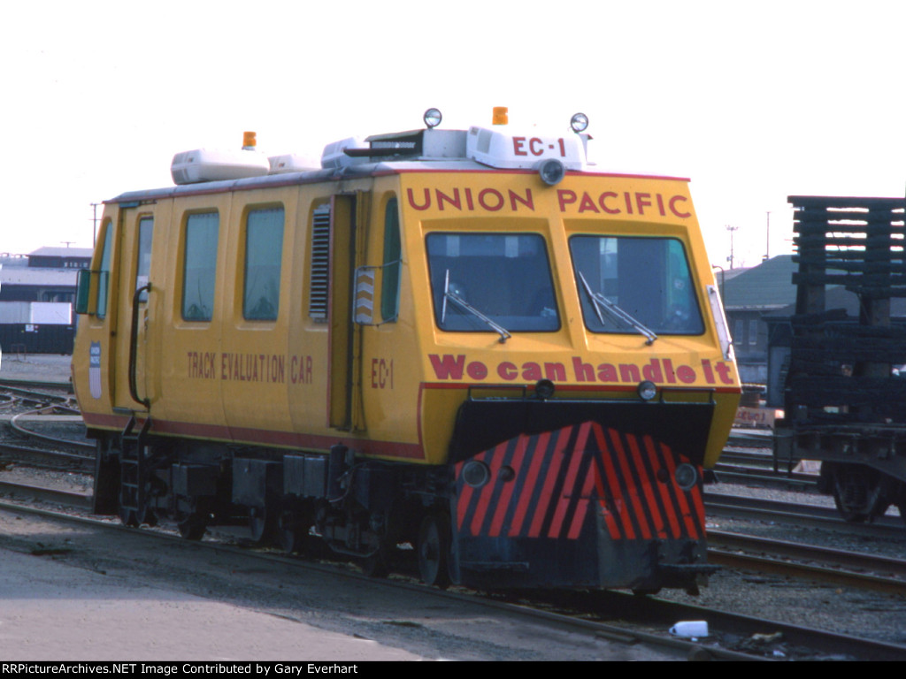 UP Track Evaluation Car EC-1