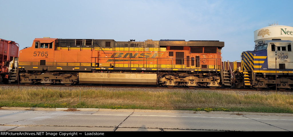 BNSF 5765
