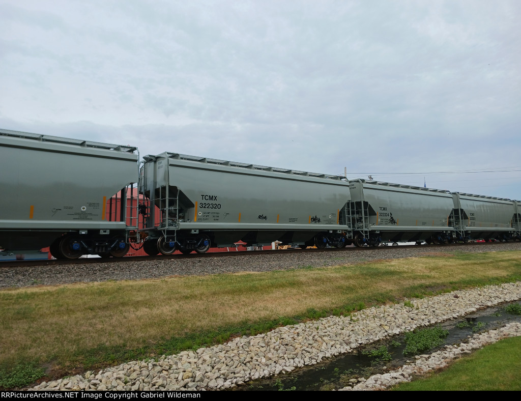 TCMX 322320 & TCMX 322324 are both new to RRPA!