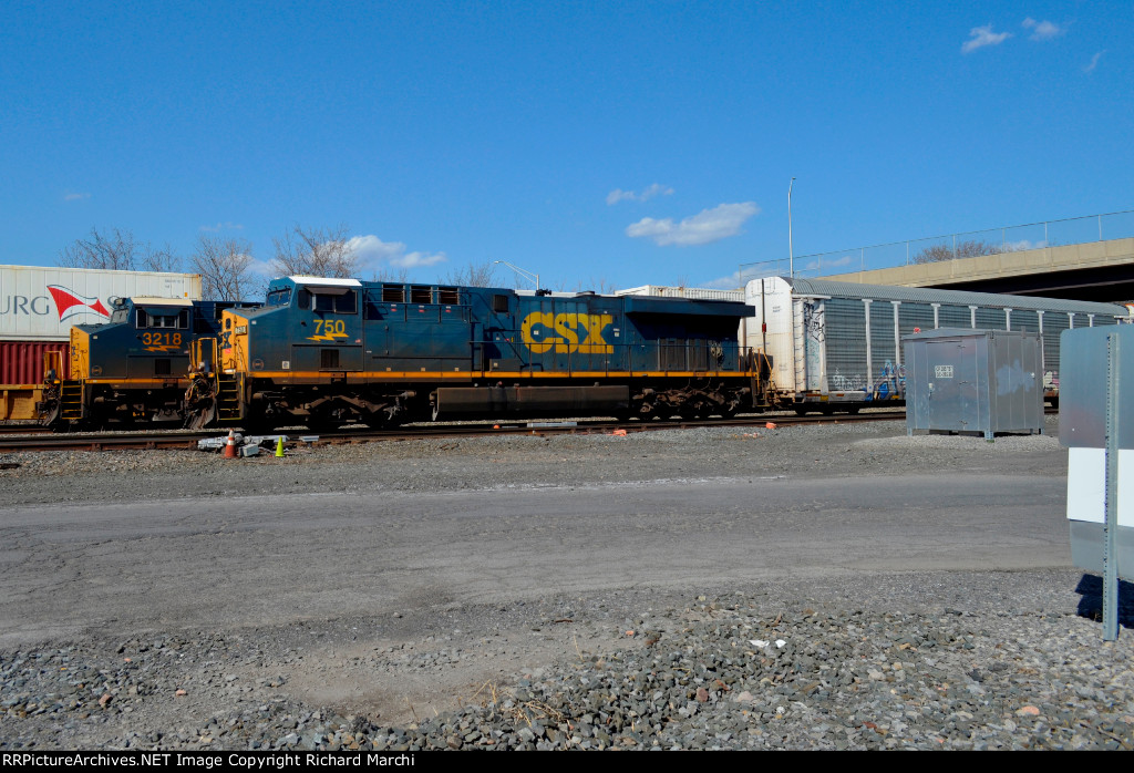 CSX 750