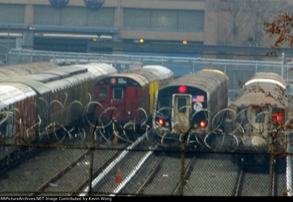 NYCT IRT Main Line R36 9543 with R160s and NYTM cars