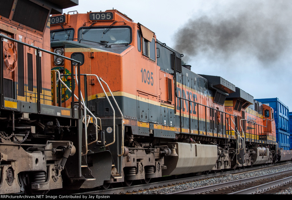 BNSF 1095 trails on a westbound intermodal