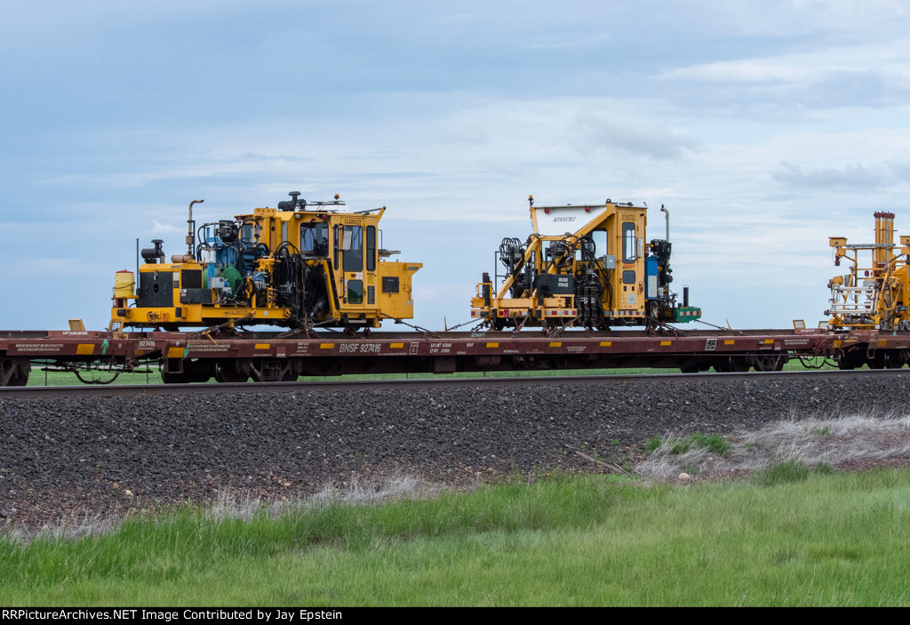 MOW train near Ethridge 3
