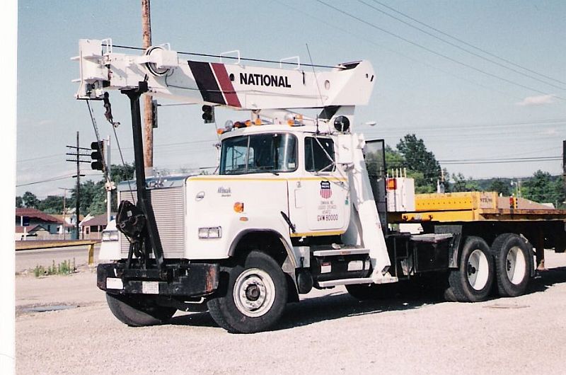 UP Mack Tractor with Crane