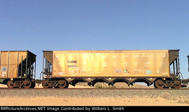 EB Empty Unit Open Hooper car Frt at Erie NV -42