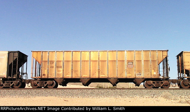EB Empty Unit Open Hooper car Frt at Erie NV -63