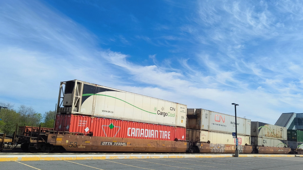 DTTX 723345 (Triple Well Car Altogether)