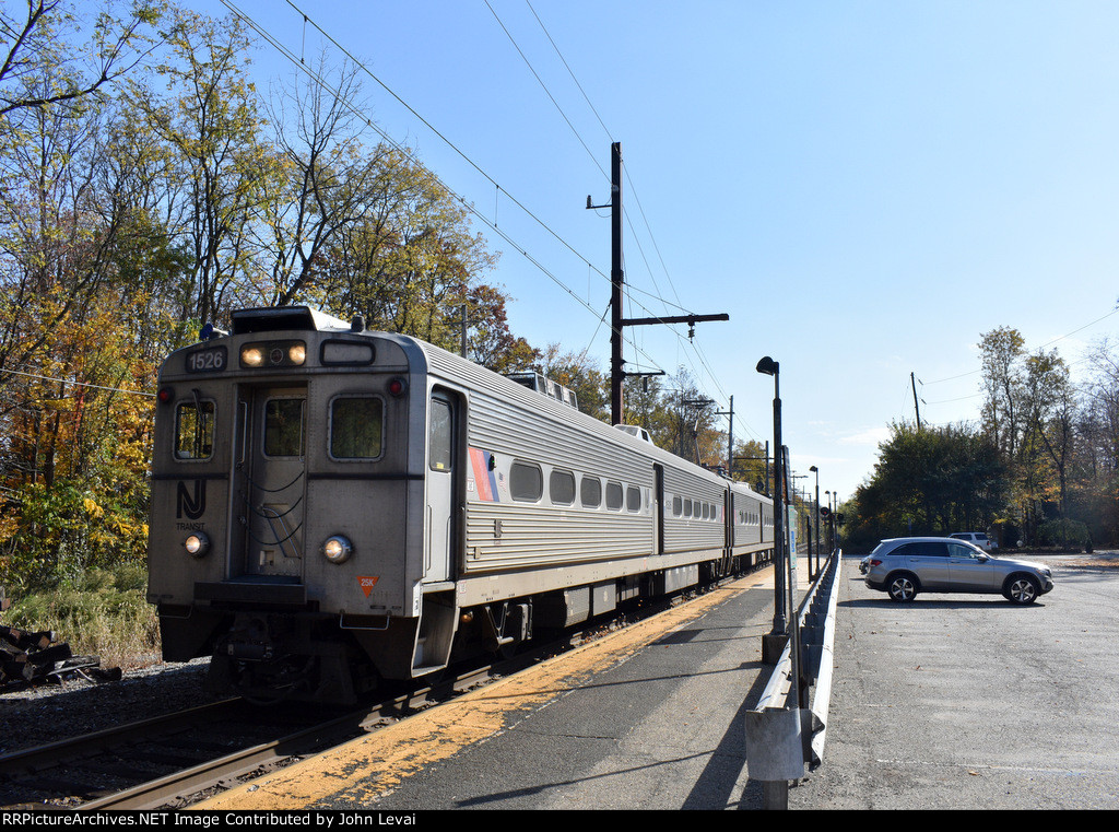 NJT Train # 723 about to stop at the station in Basking Ridge