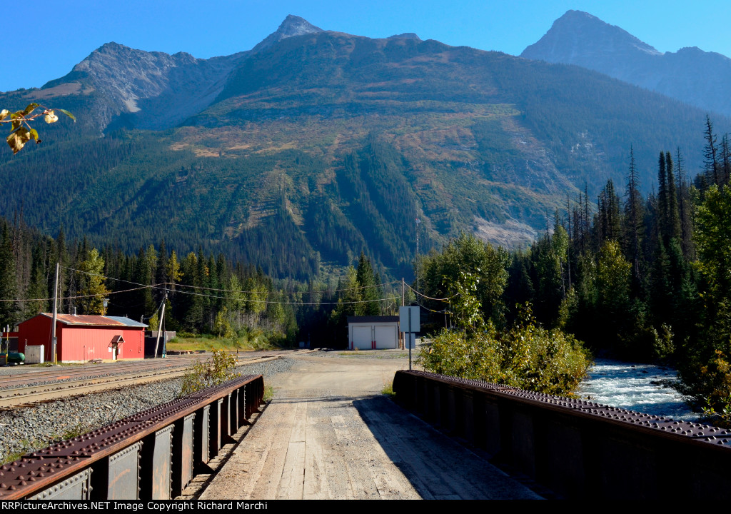 Roger Pass (Illecillewaet Valley) near the west end of Connaught ...