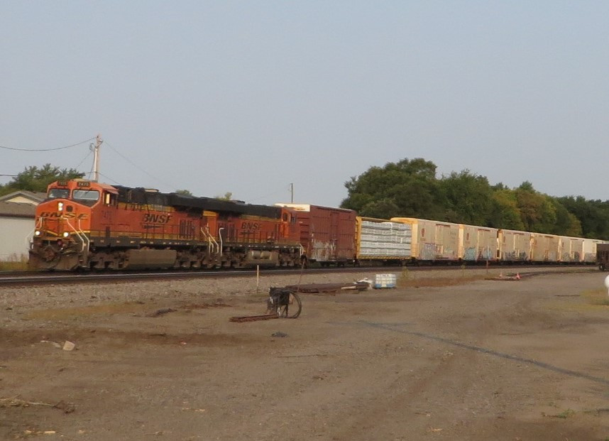 BNSF 7475 East