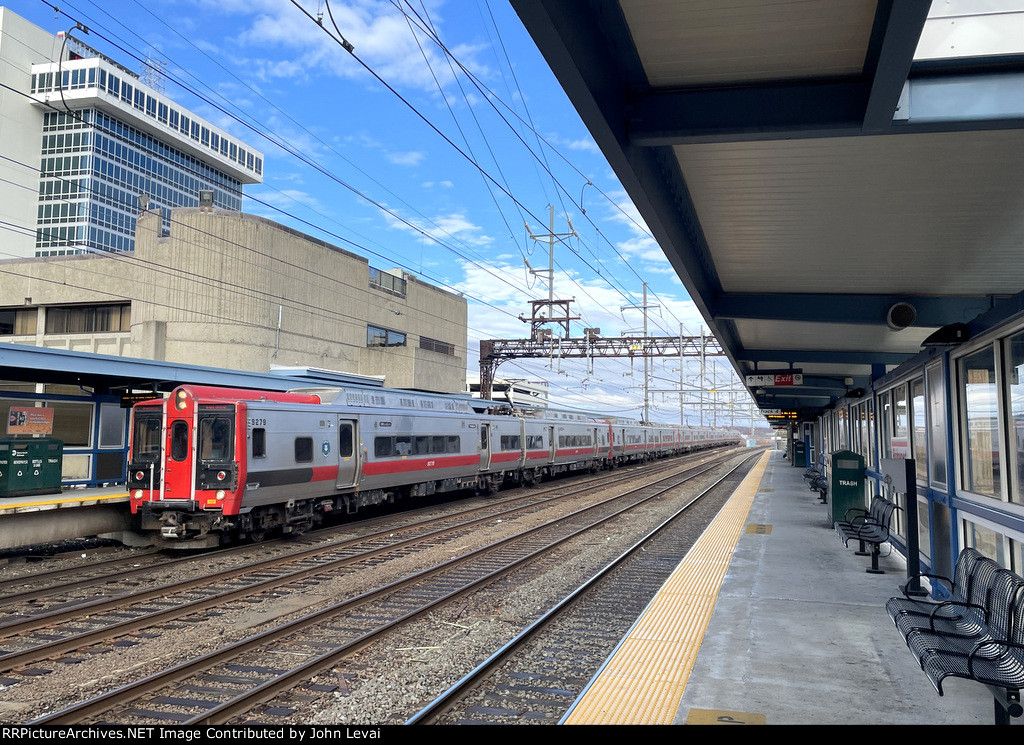 MNR Train # 6523, with an M8 Set, arriving into Bridgeport Station