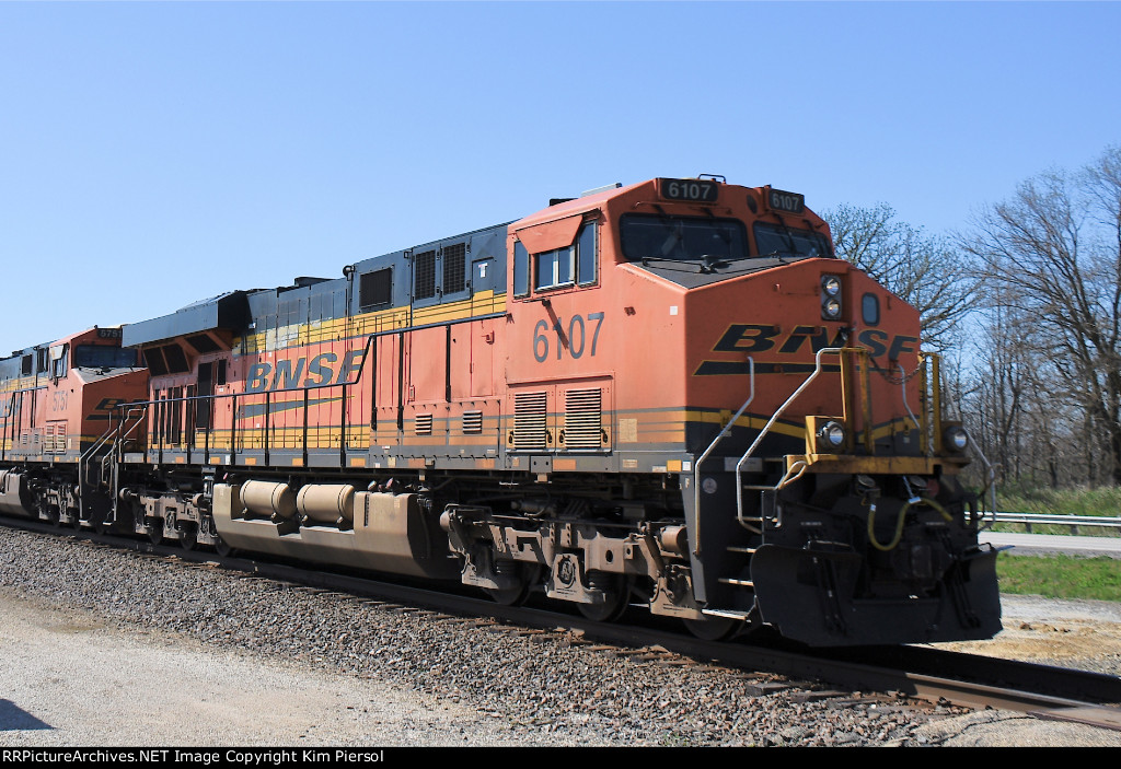 BNSF 6107 Pusher