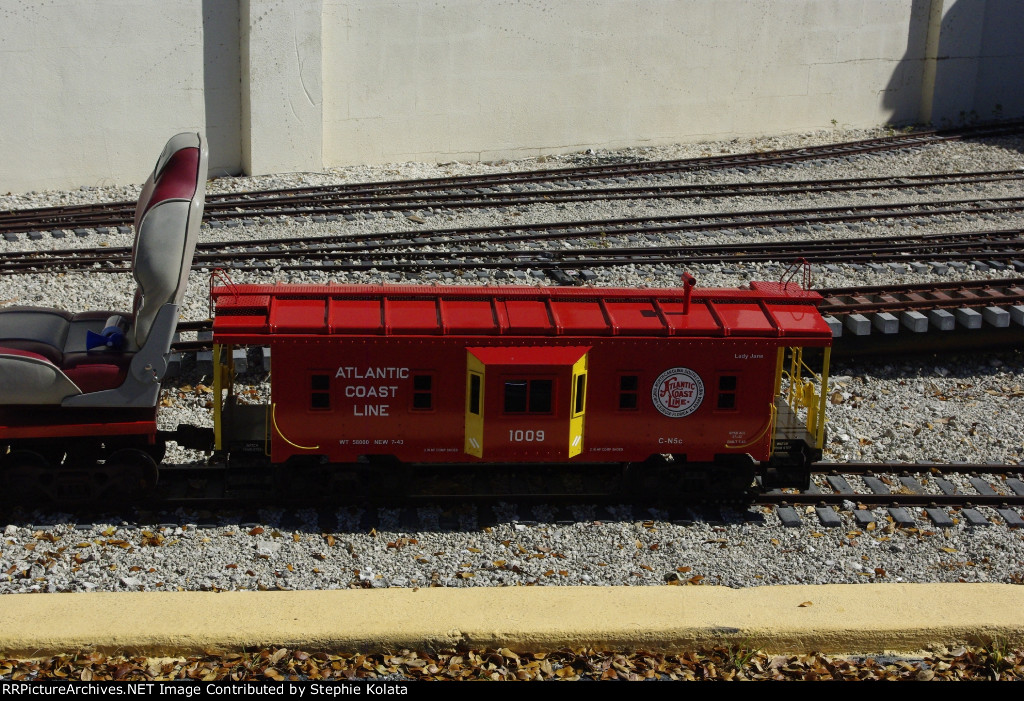 ACL 1009 BAY WINDOW CABOOSE