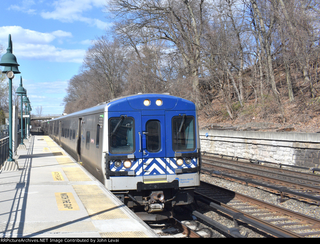 An M7A Set covering MNR Train # 768
