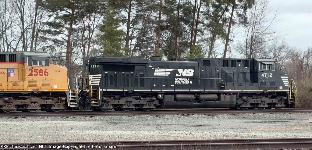 NS 4712 leads east.
