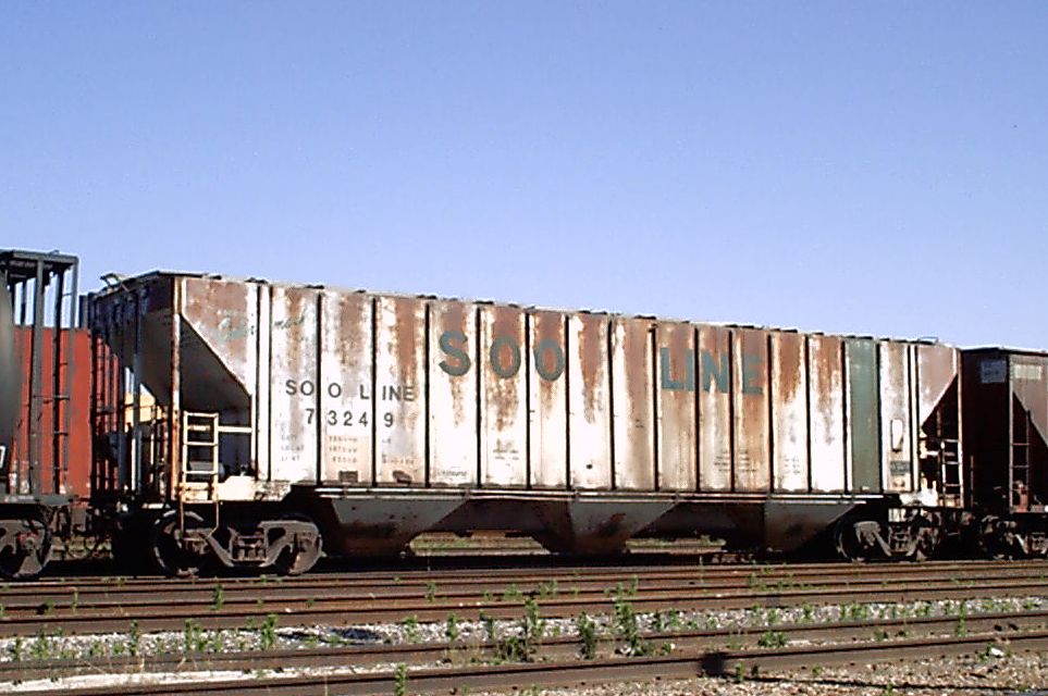 SOO 73249 PS Covered Hopper