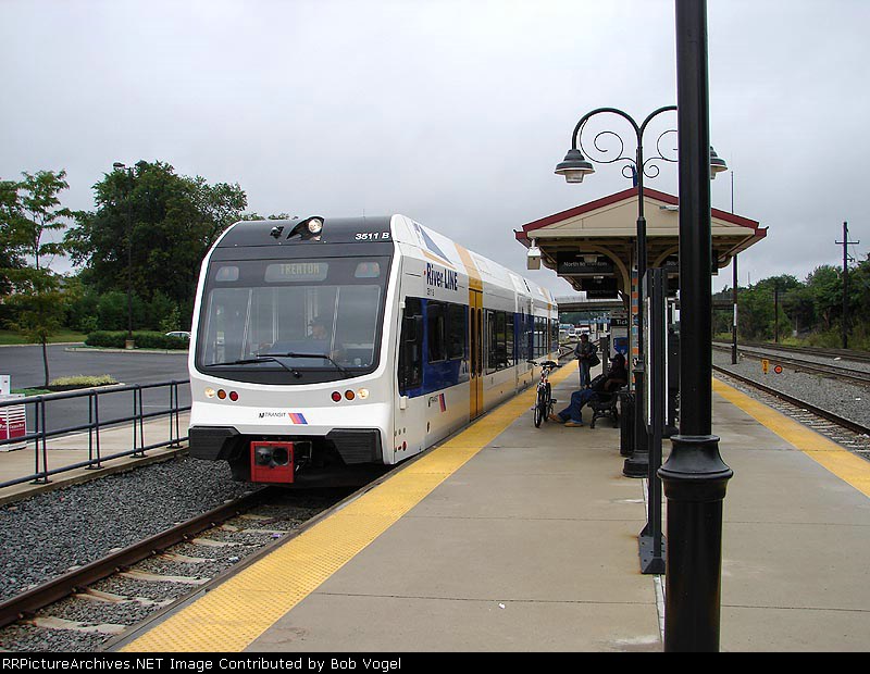 NJT River LINE
