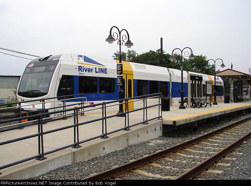 NJT River LINE DLRV