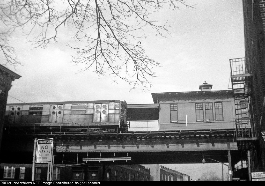 UntiBMT R-11 8010 "EL" Action!