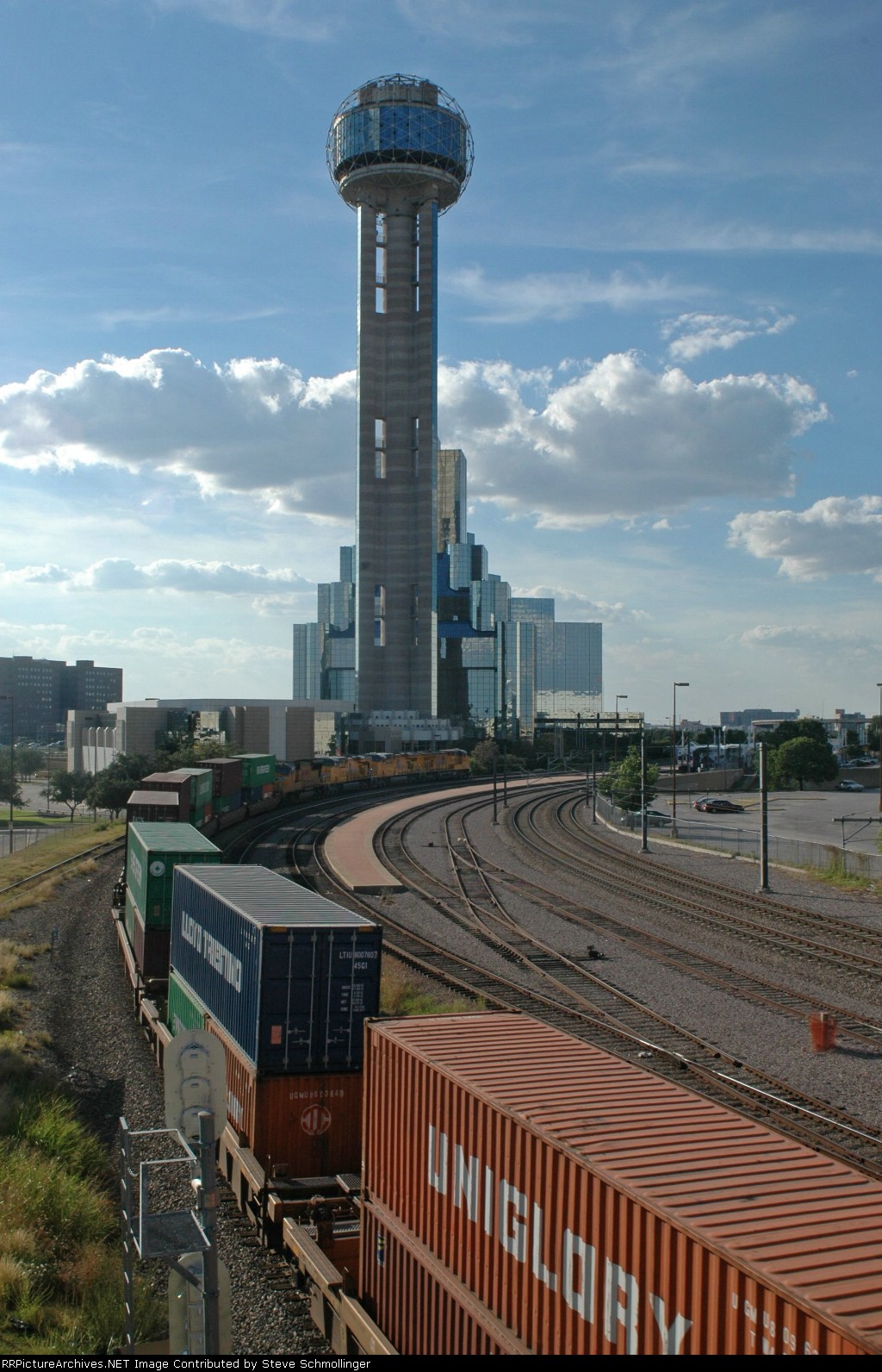UP 5326 West at Union Passenger Station