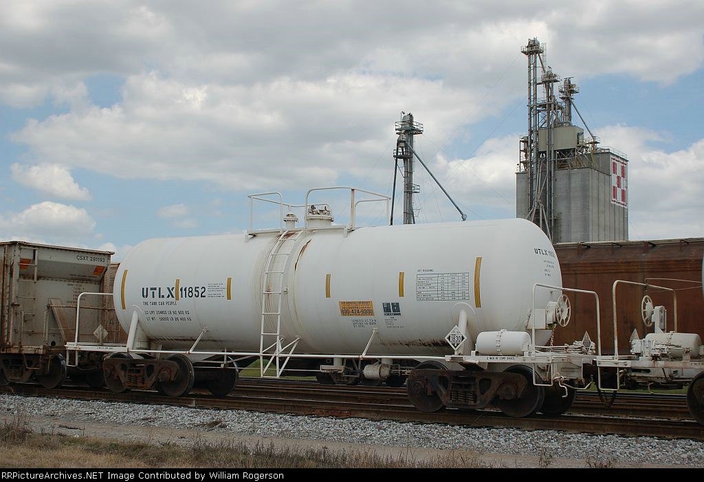 Union Tank Car Company (UTLX) Tank Car No. 11852