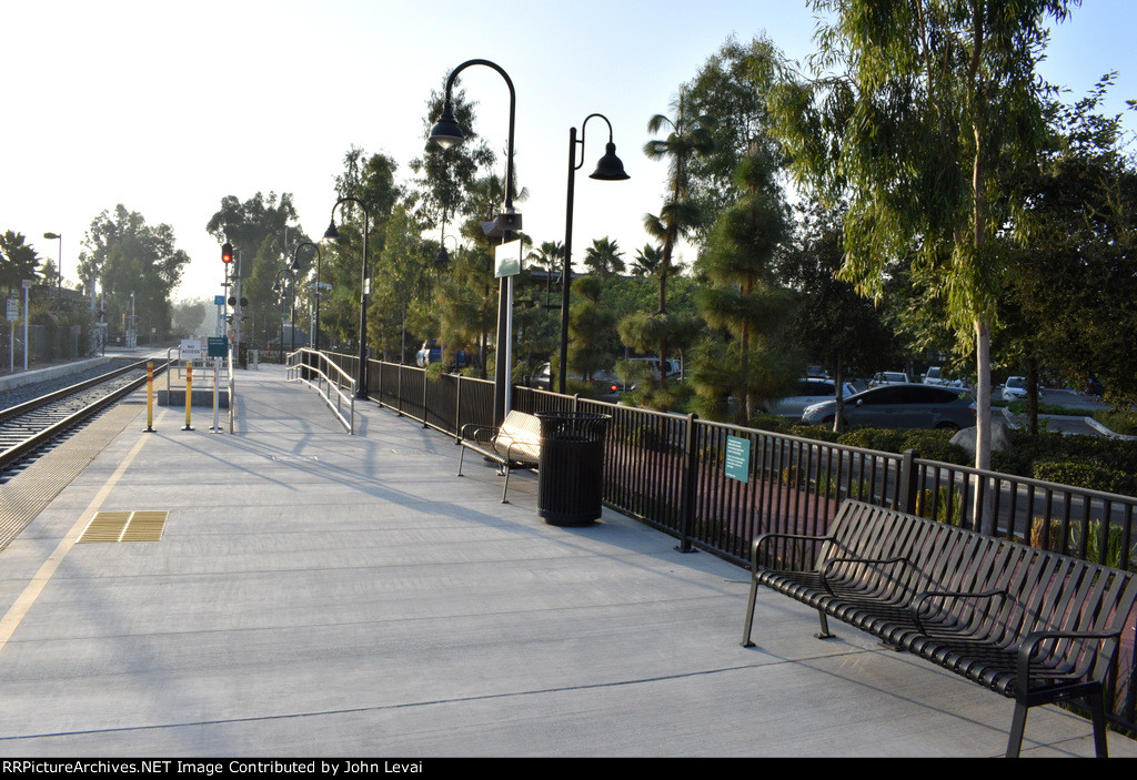 Looking west from Redlands-Downtown Metrolink platform