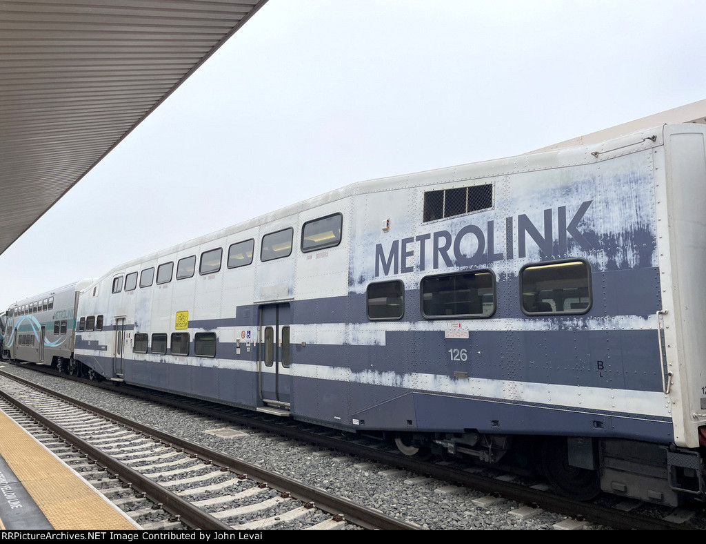 Original paint job on Metrolink Bombardier Bilevel