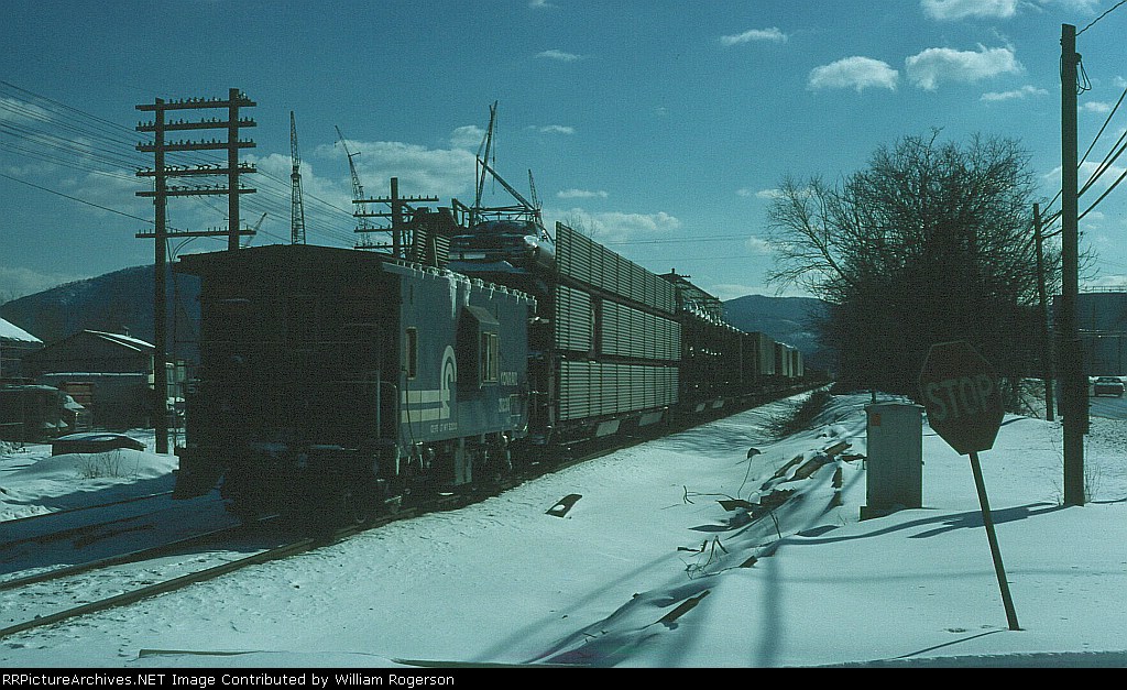 Southbound Conrail (CR) Mixed Freight Train