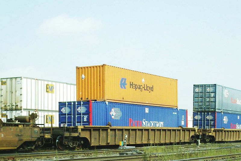Hapag-LLoyd and Pacer Containers