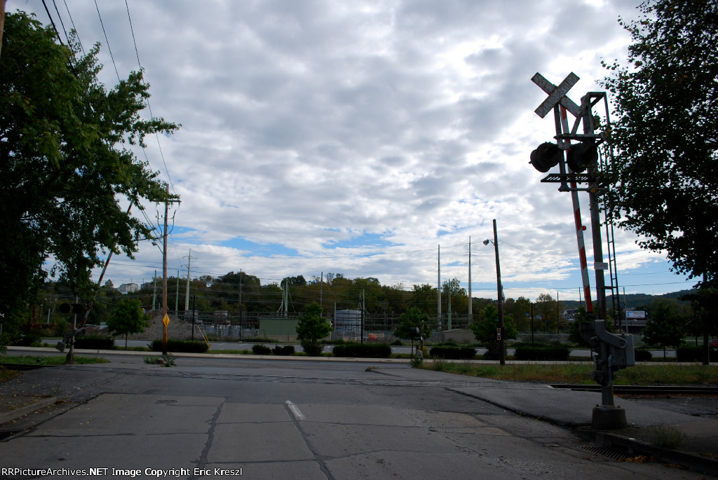 Linden St Crossing RJ Corman Railroad