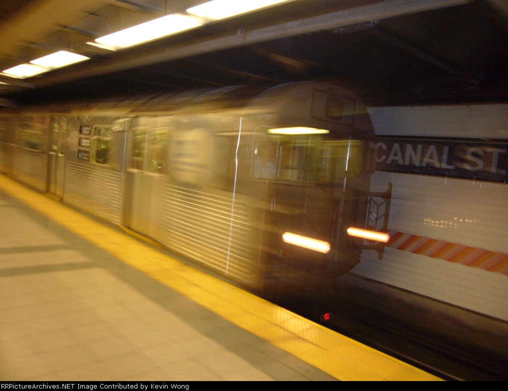 R38 speeds into Canal Street