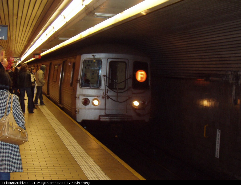 Here comes the F train!
